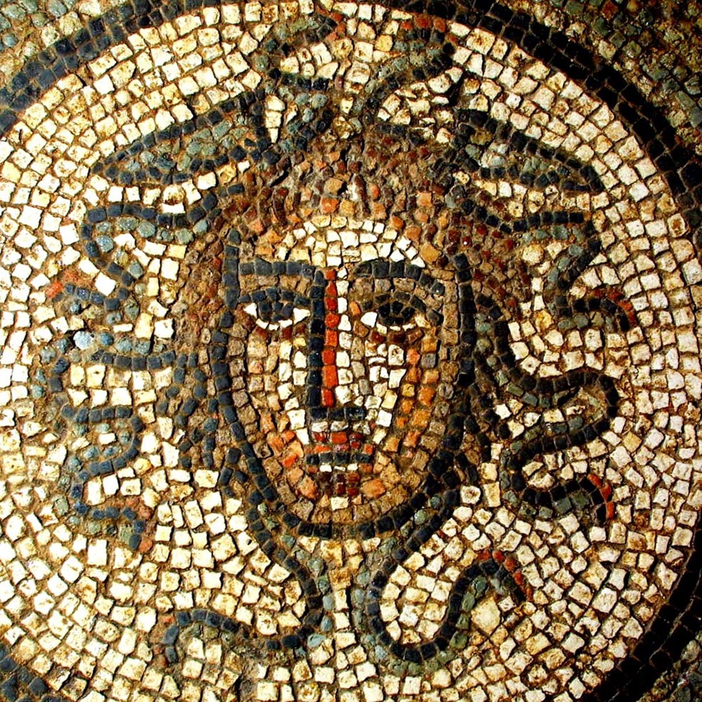 Medusa-Mosaic-Brading-Roman-Villa - WMODA | Wiener Museum